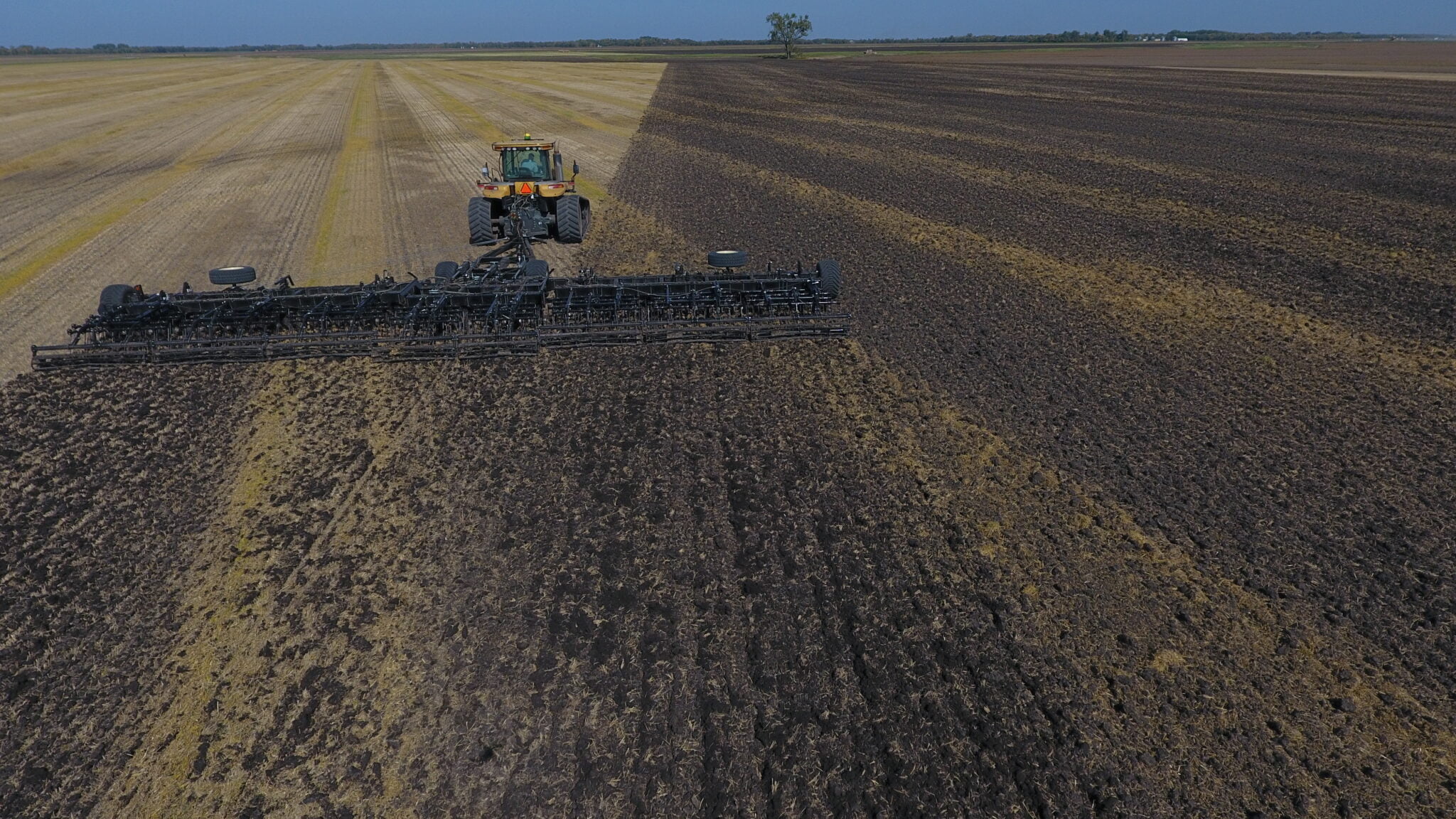 Rear Fold Double Row Coulter Harrow - Gates Manufacturing